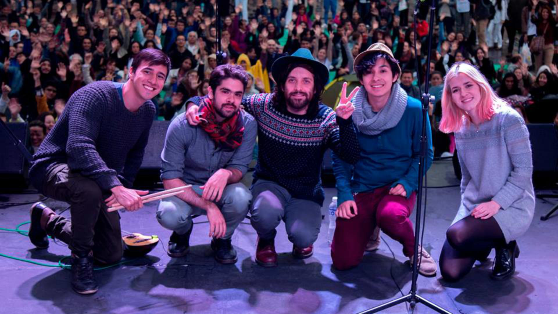 Surcos y su álbum debut, un mundo entero por descubrir | Radiónica