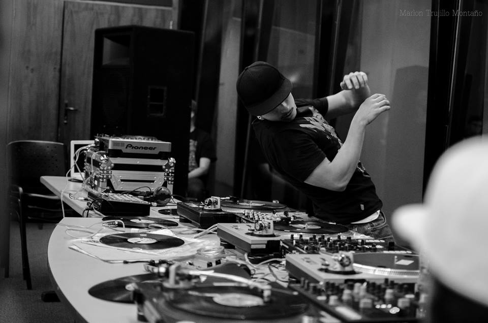 Hablando de DJ’s, Hip hop y tornamesas con DJ Dmoe | Radiónica