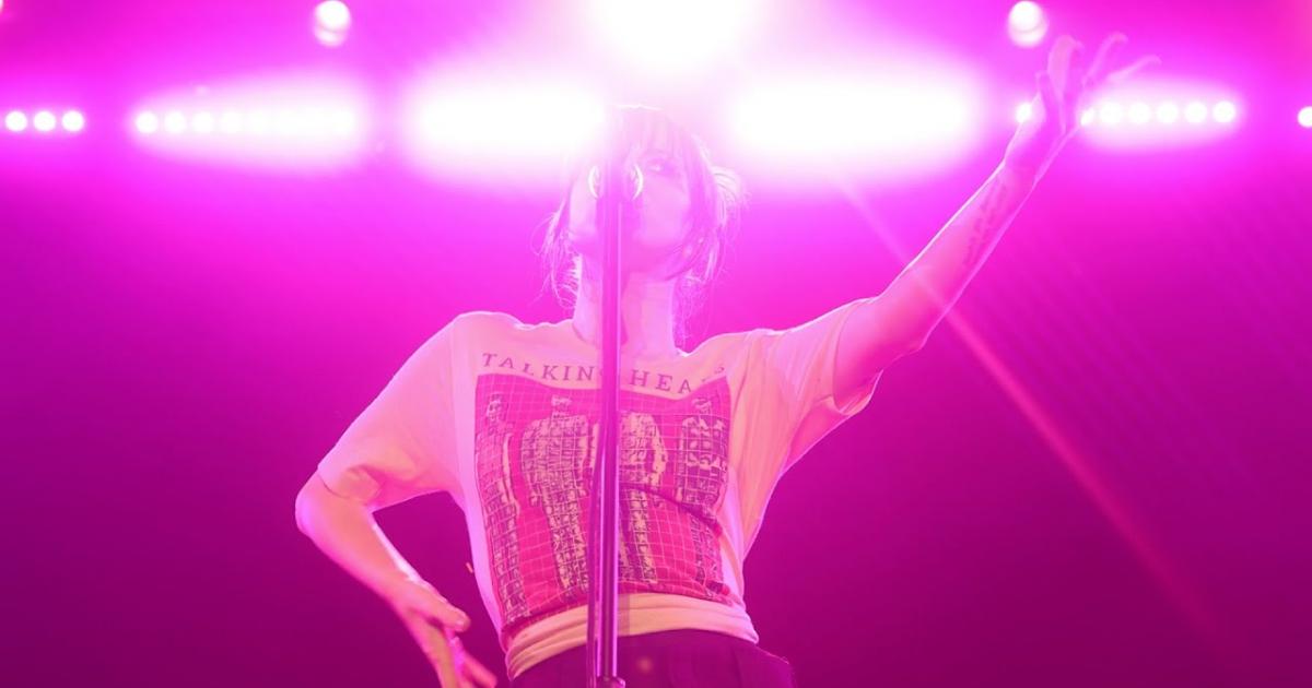 Paramore recuerda su paso por Suramérica con el video de “You First”