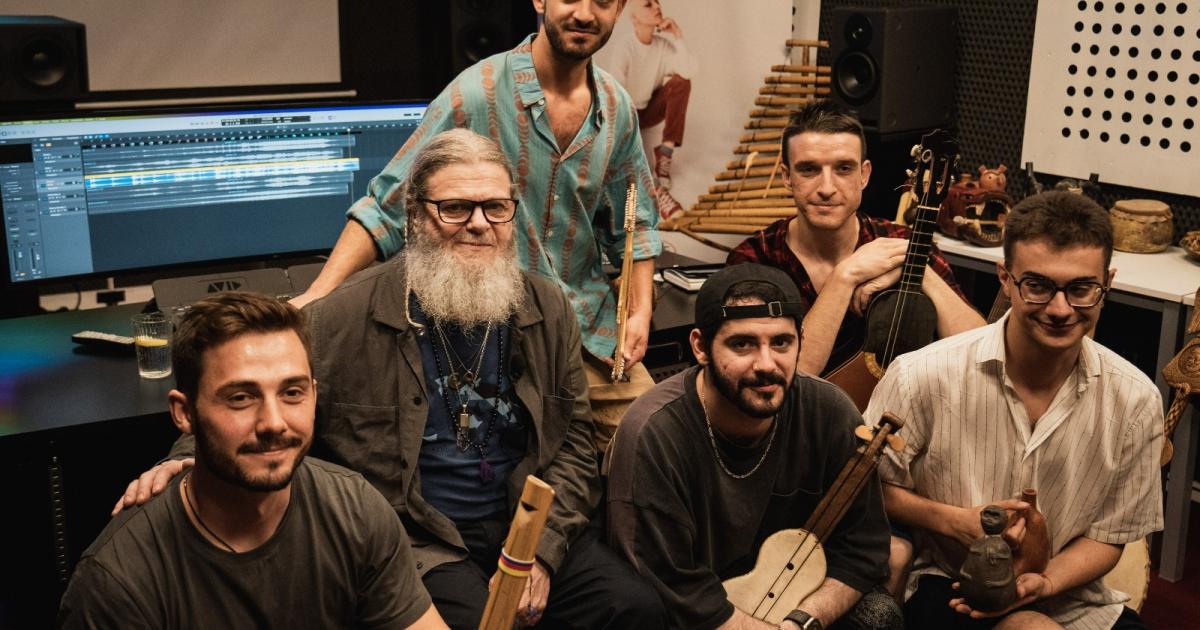 Gustavo Santaolalla impulsa un nuevo proyecto que recupera instrumentos ...