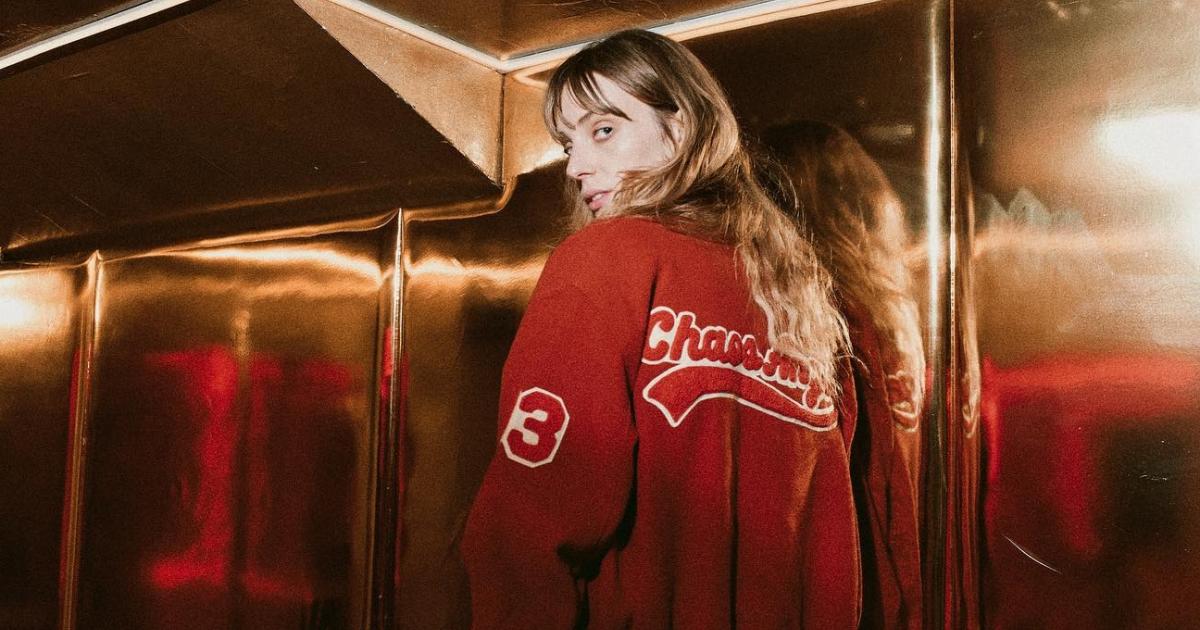 Maya Hawke lanza nuevo single ‘Dark’
