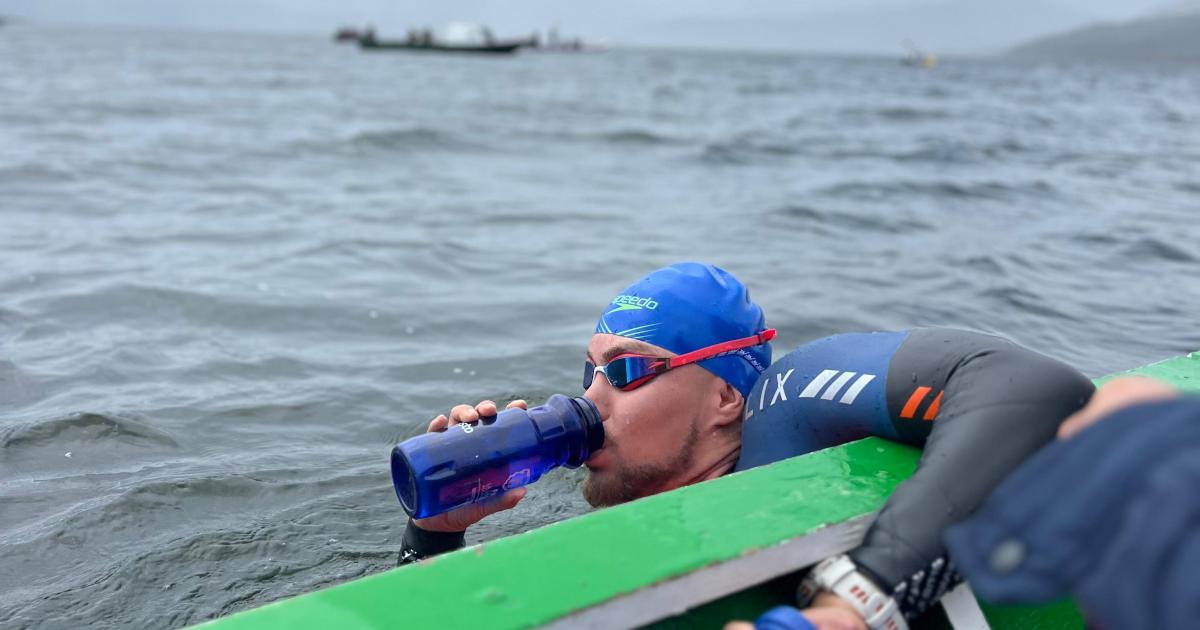 Qué impulsa a los humanos a cruzar mares, ríos y lagos nadando