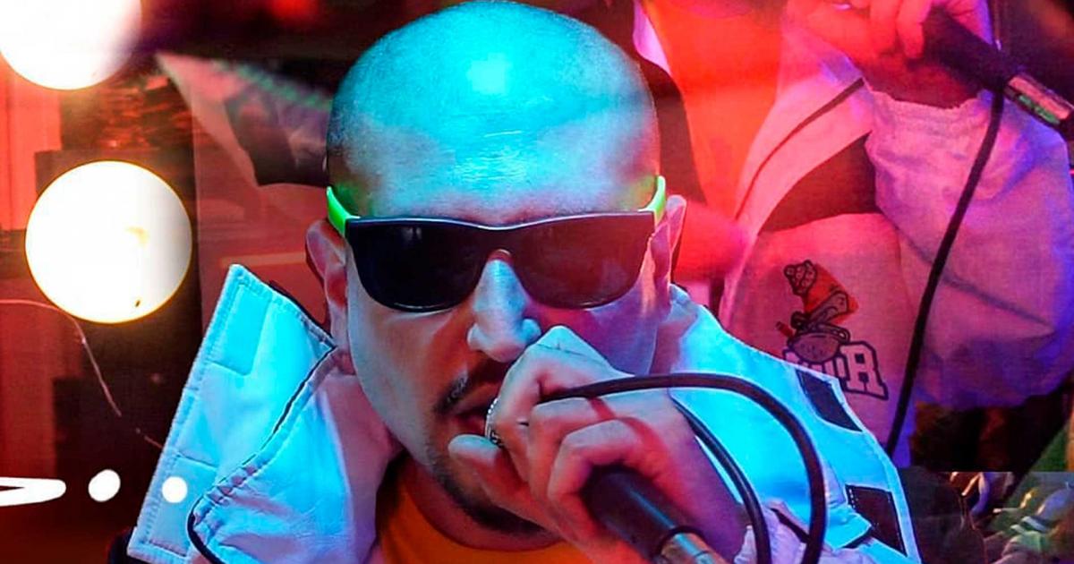 “Champú” de El Kalvo: consumismo y prioridades en la era del absurdo