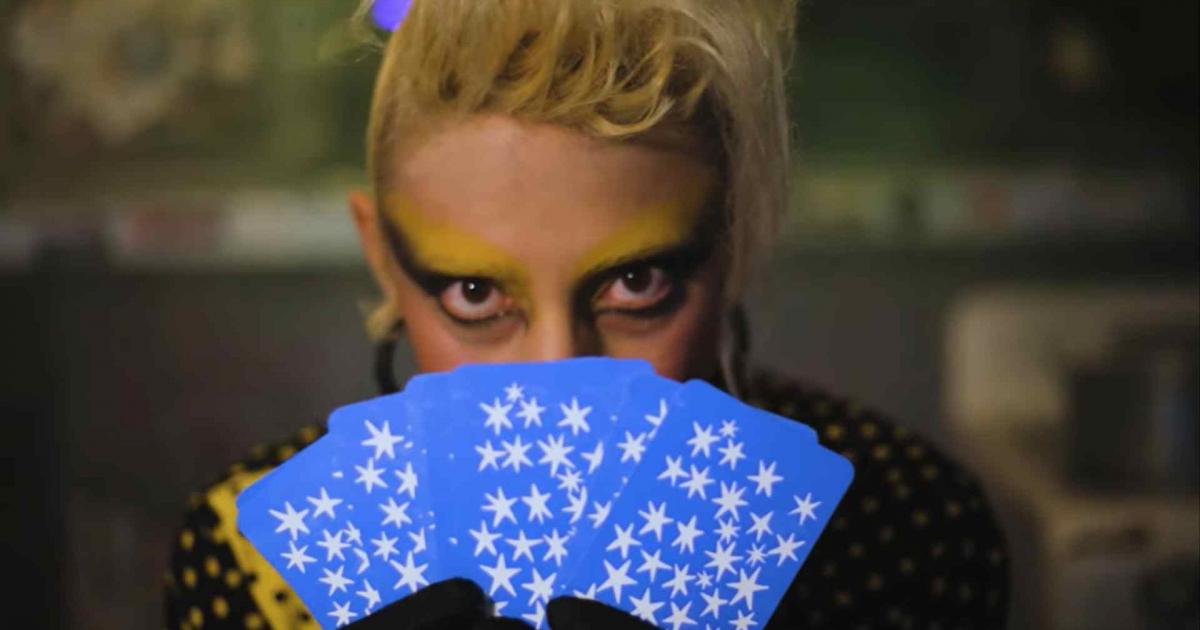 Selofan nos invita a una noche de tarot en Asilo