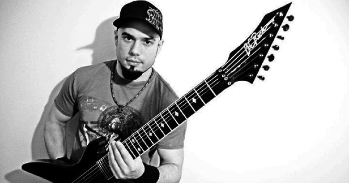 Mark Rizzo: "con The Corrupters tocamos una buena dosis de metal clásico"